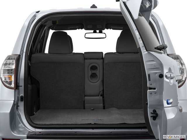 2014 Toyota Rav4 Trunk Space Review: 2014 Toyota RAV4 (With Video)